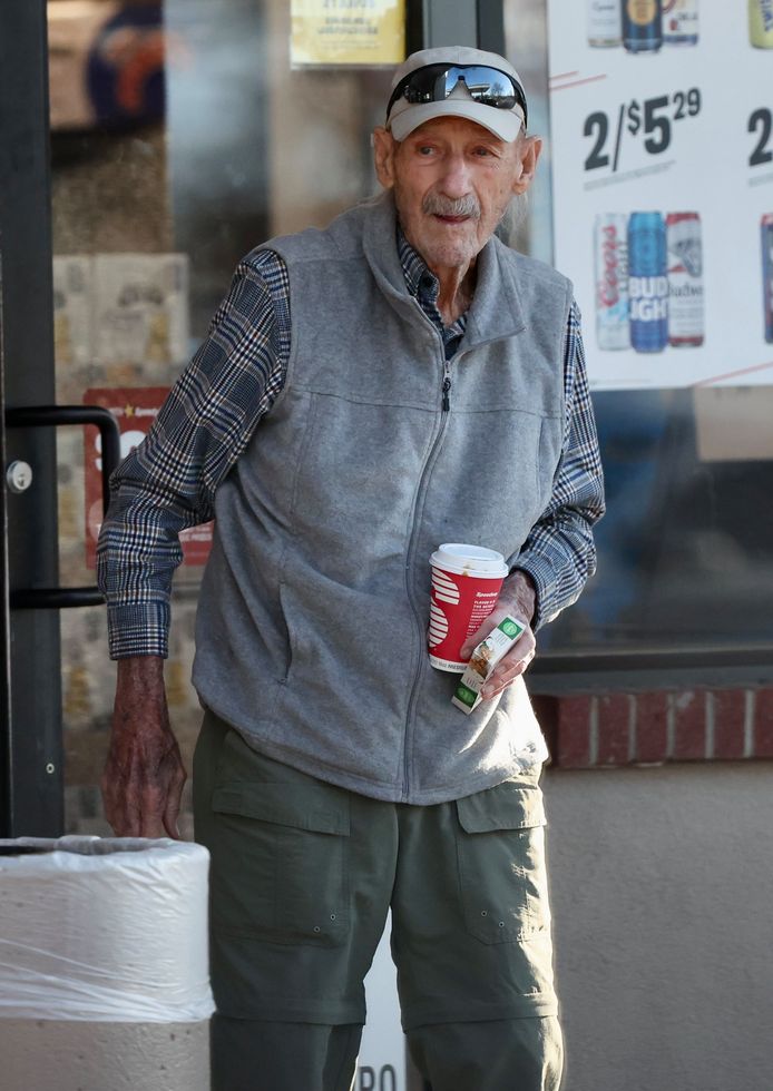 Onherkenbare Gene Hackman (94) voor het eerst in jaren gefotografeerd ...