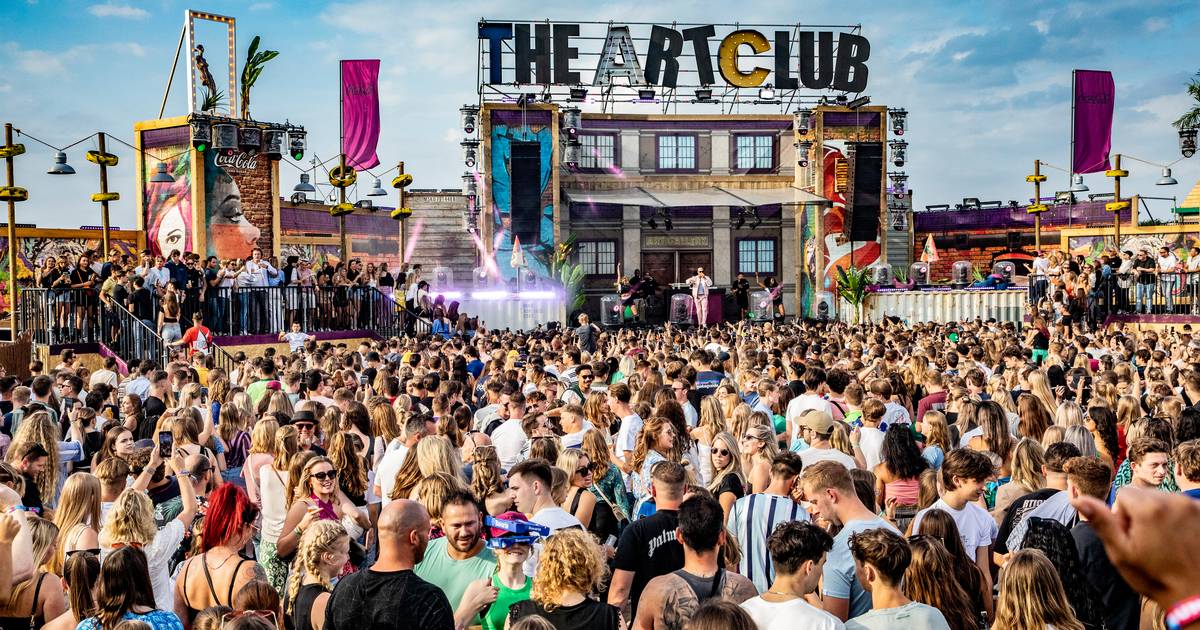 Man die agent in zijn kruis sloeg na Wish Outdoor moet een week de cel ...