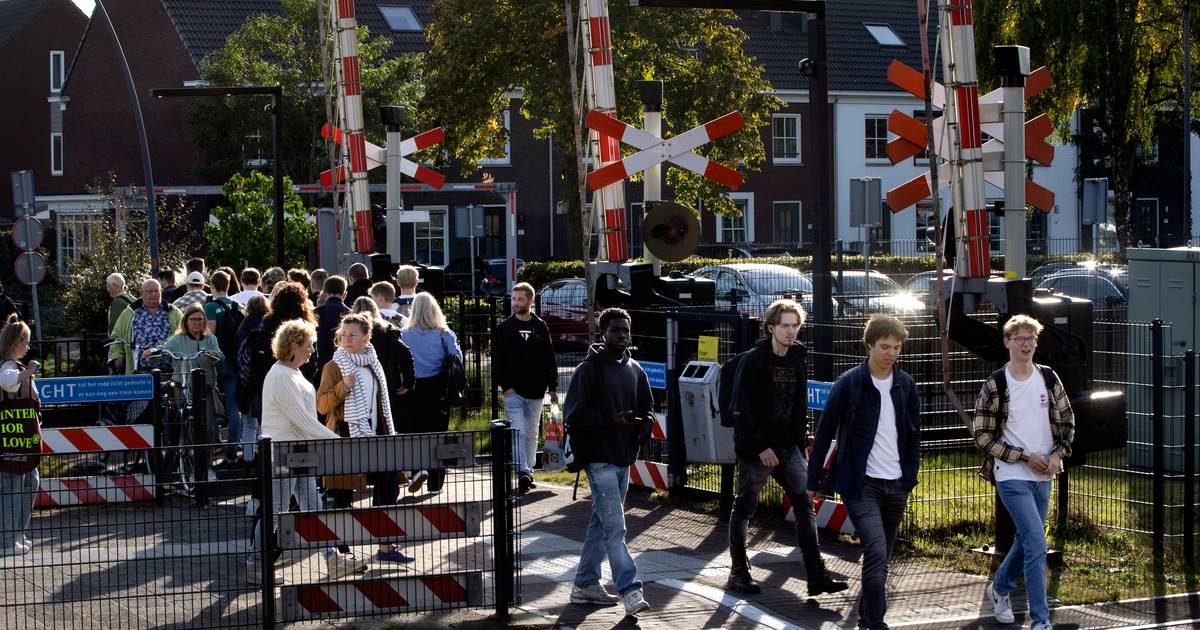 Prorail waarschuwt bewoners nieuwbouw Deurne voor spoor én trillingen ...