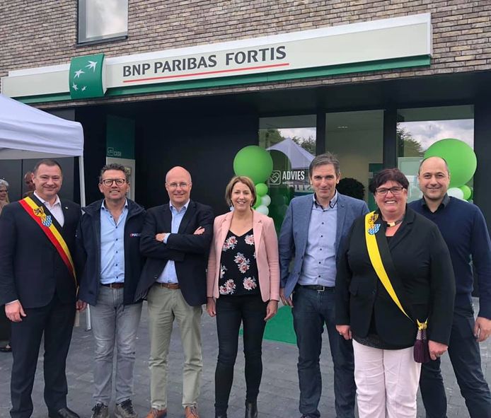 Nieuw bankkantoor BNP Paribas Fortis geopend | Glabbeek | hln.be