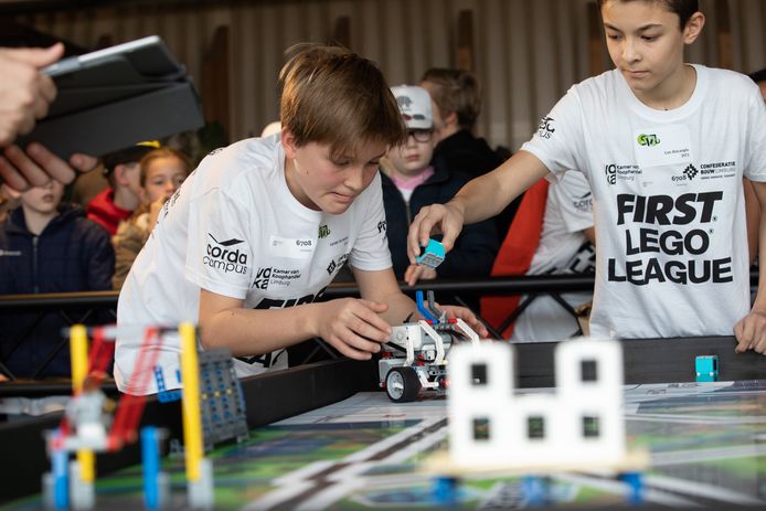 Grootste FIRST LEGO League van Benelux van start | Hasselt | hln.be