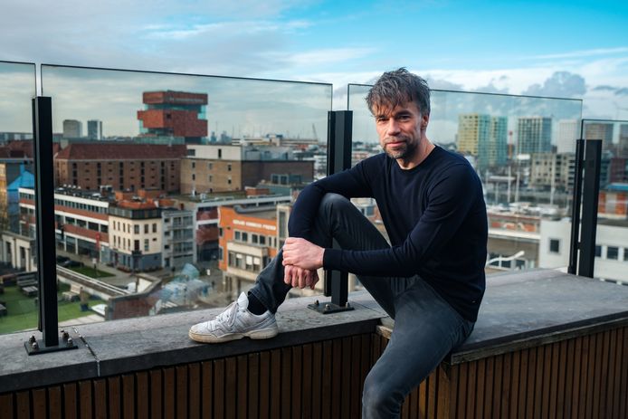 ANNO 2021. Ex-sportpresentator Robin Janssens: "Na het faillissement ...