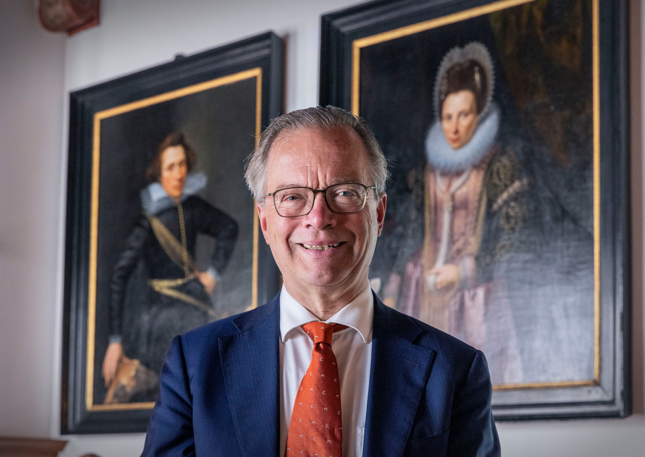 De adel woont tegenwoordig in een rijtjeshuis, maar zijn kasteel kan ...