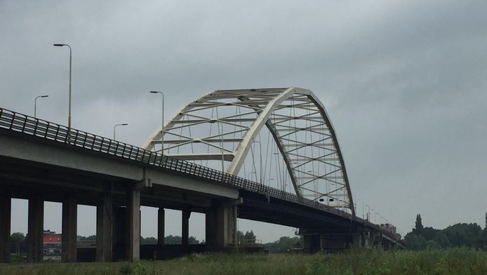 Papendrechtse brug 9 uur lang dicht voor onderhoud | Dordrecht | AD.nl