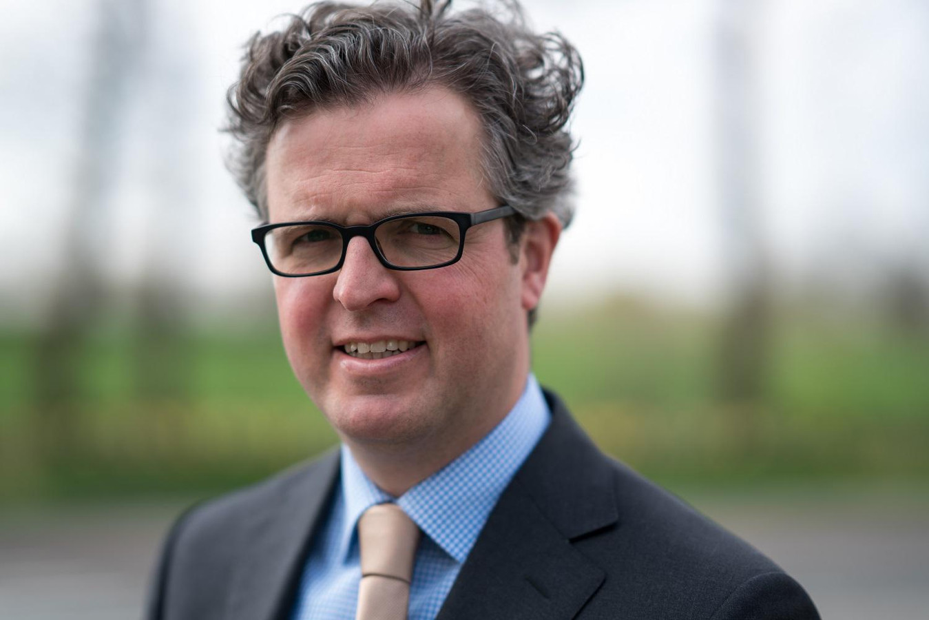 Niemand wist van zijn ingewikkelde dubbelleven, tot Ramón Smits Alvarez ...