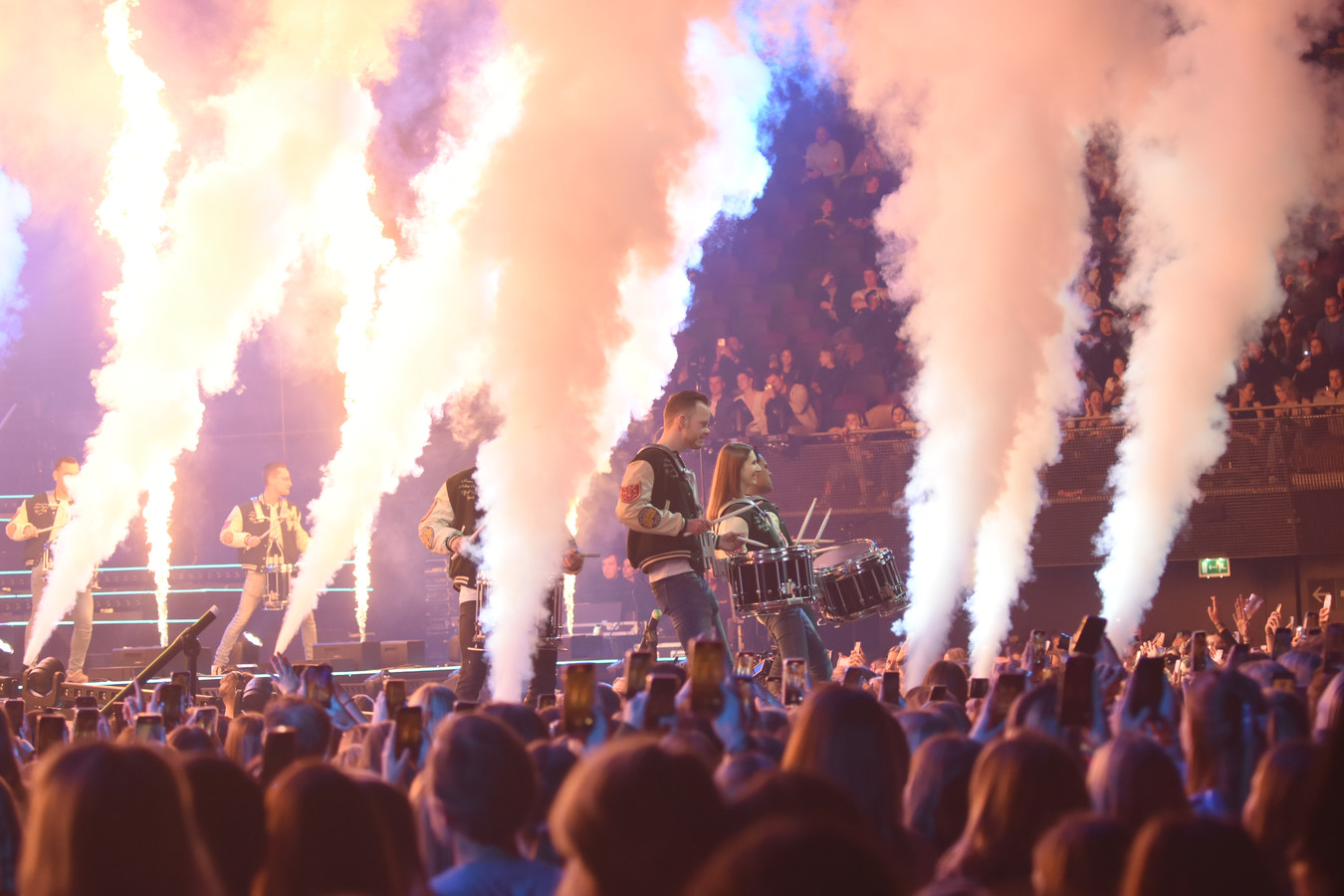 Muzikanten Jubal in wolken na optreden met hitzanger Antoon op podium ...
