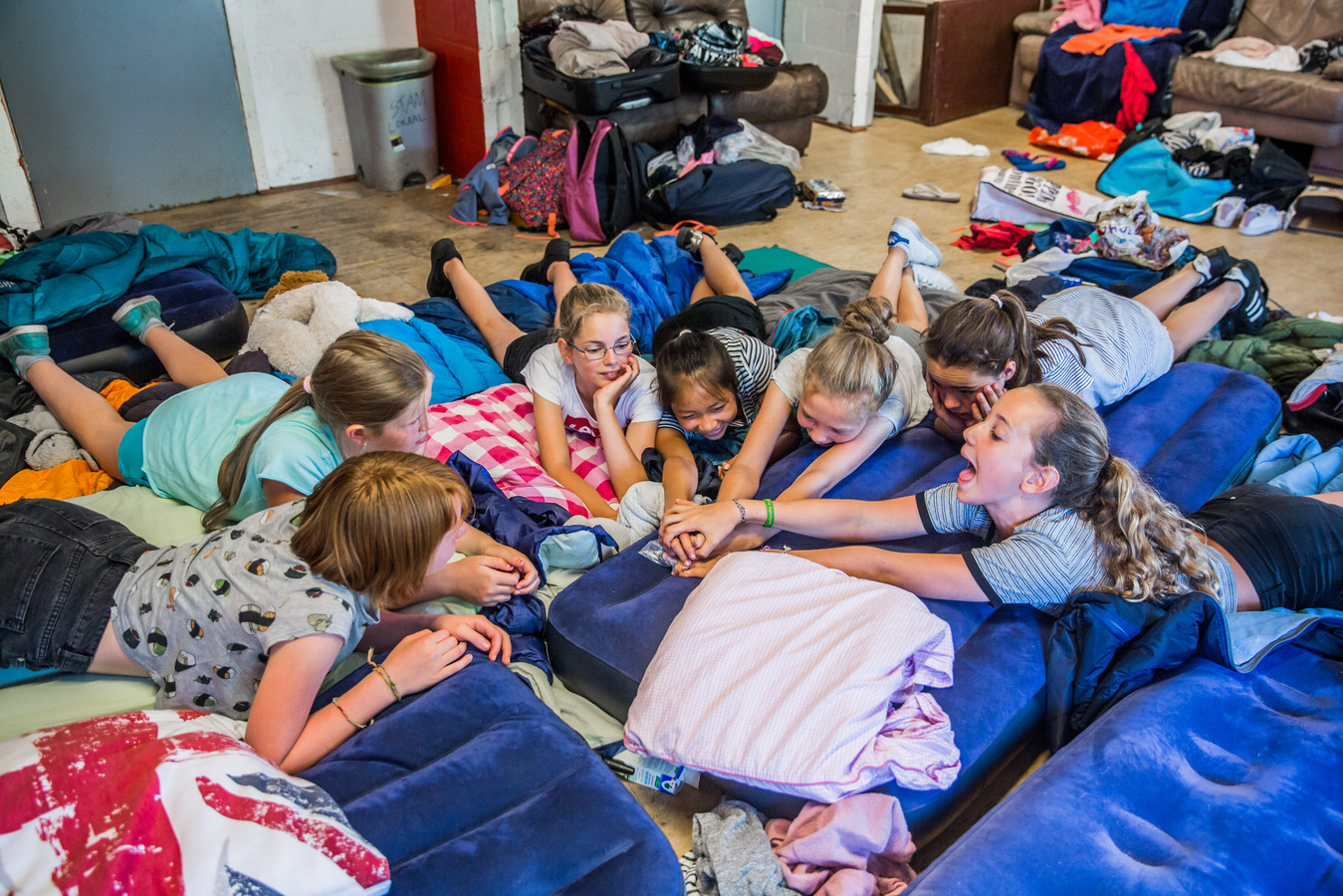 Met groep acht op kamp: een middag zwemmen in plaats van douchen | Foto ...