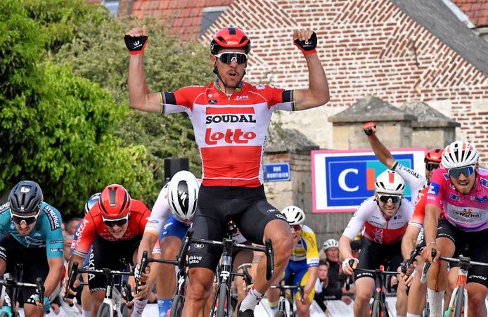 Philippe Gilbert (39) boekt eerste profzege in jaren, Nederlander leidt ...