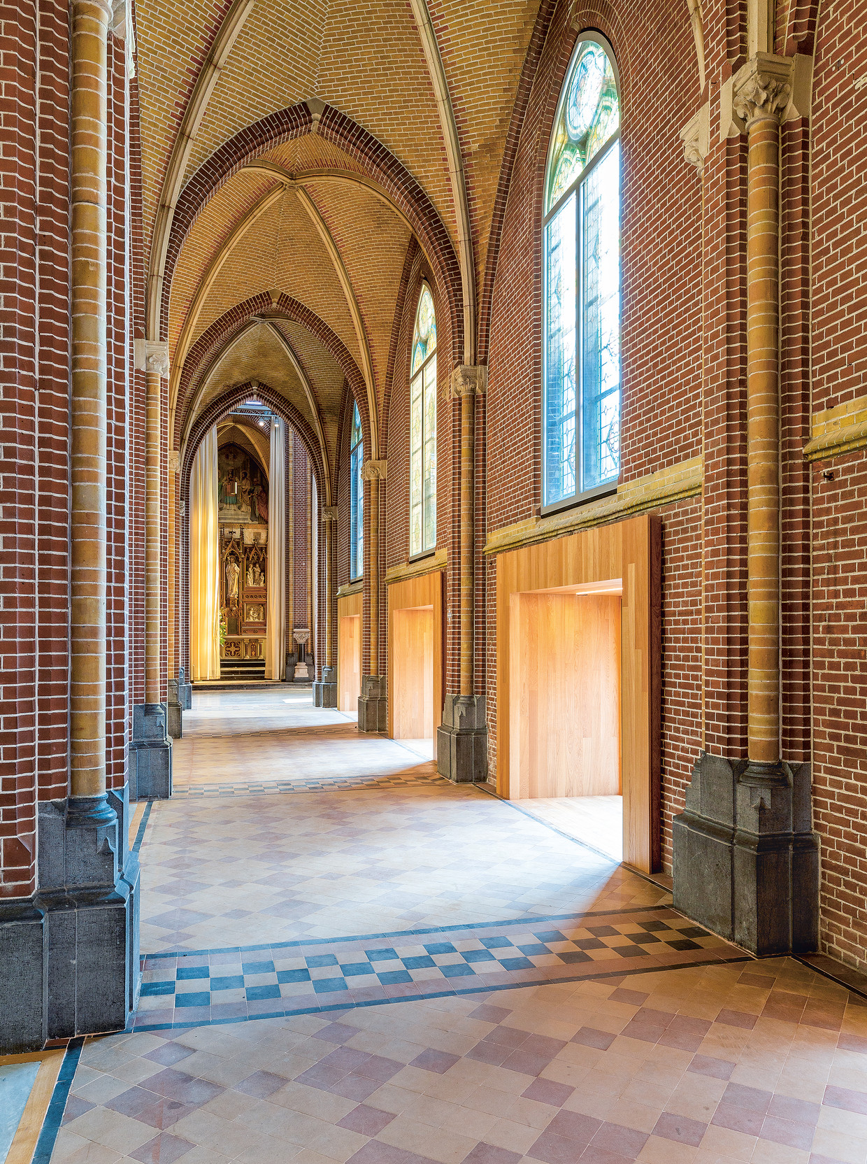 De herbestemming van leegstaande kerken: van ultieme pauzeplek tot ...