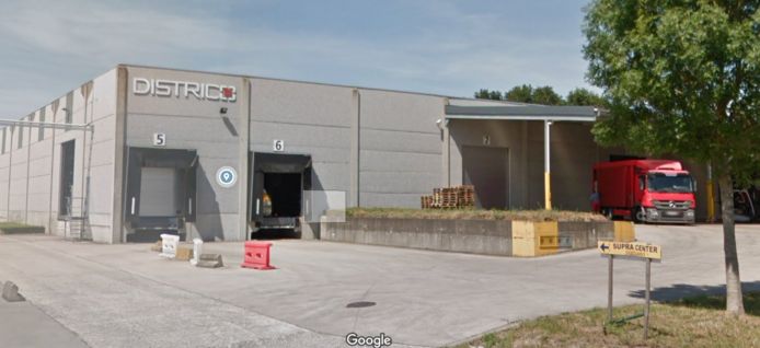 Groothandel Districo stuurt bestelwagens met drank naar rampgebied ...