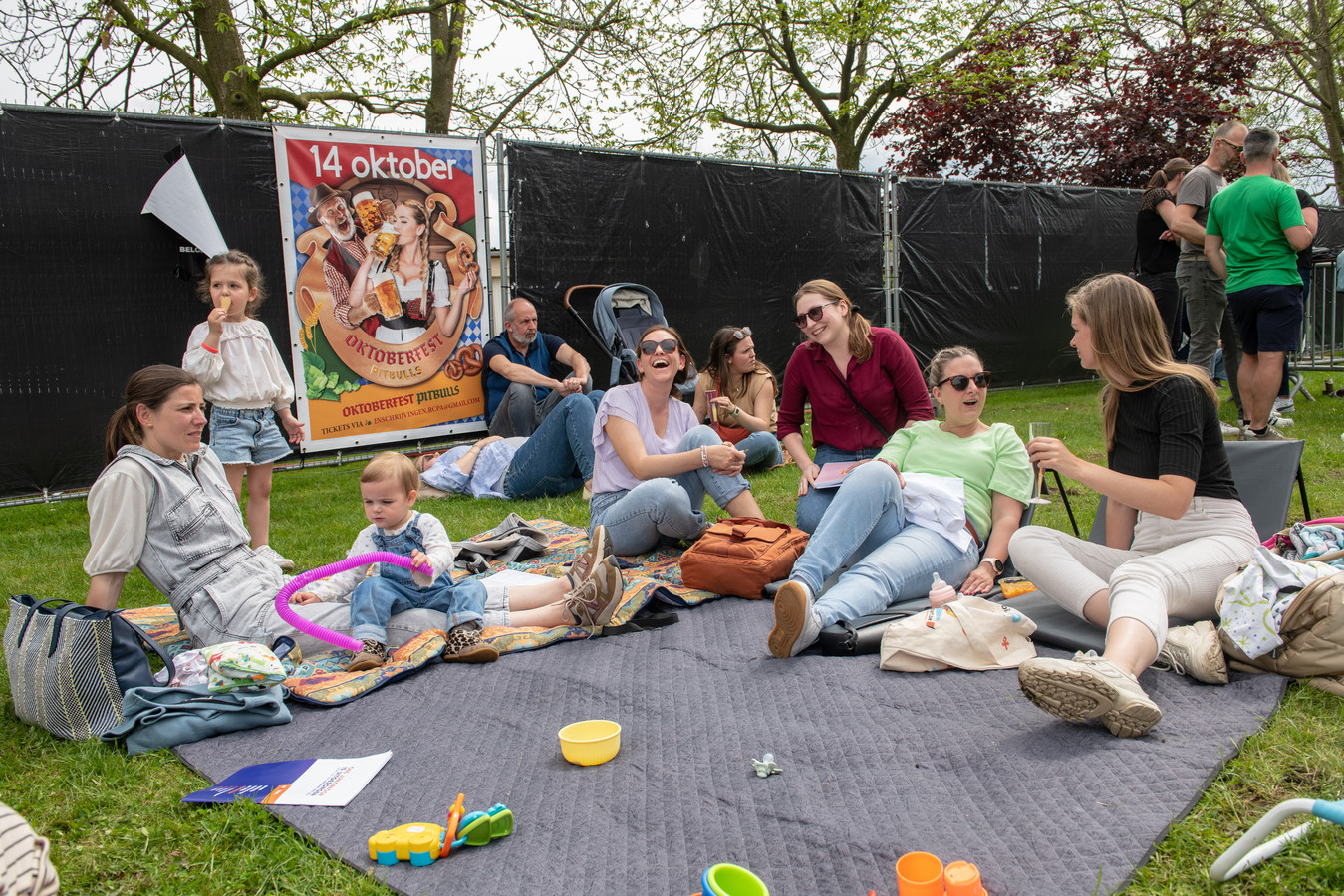 25.000 festivalgangers laten zich gaan op Arendonk Zingt & Swingt ...