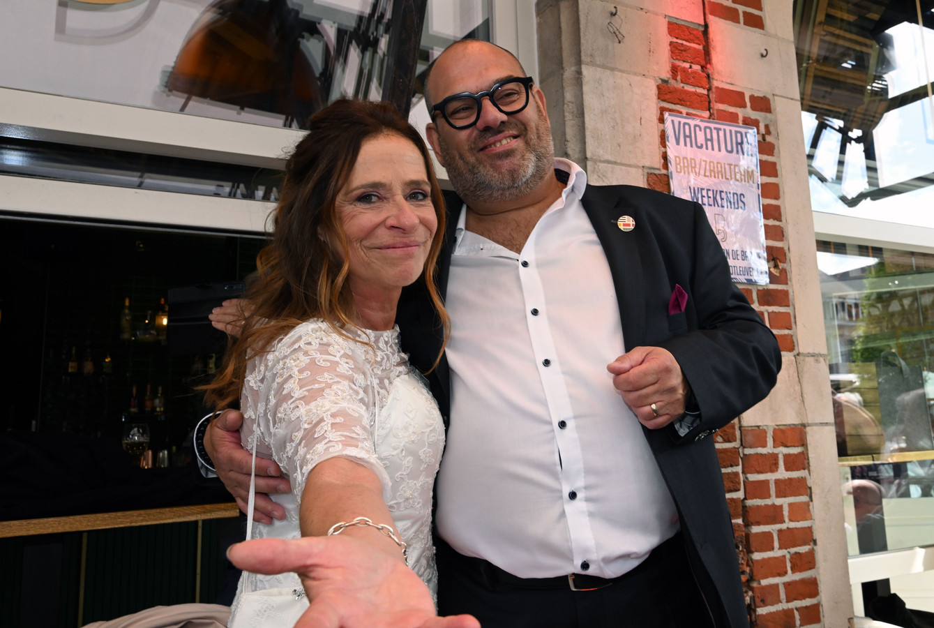 Erik De Rop (Café Bardot) belooft grote liefde Els Bielen eeuwige trouw ...