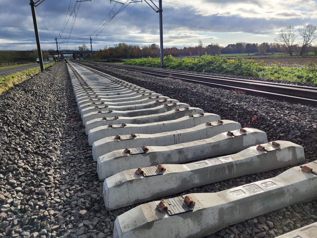 Twee ongevallen met trein en vrachtwagen op zelfde overweg in nog geen jaar tijd: “Je zou ...