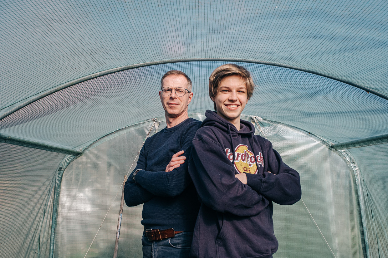 De (bezorgde) ouders van jonge influencers: ‘De politie stond met een ...