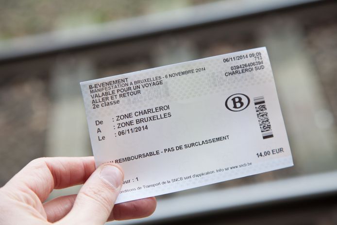 NMBS zet in op ticketcontrole nog voor het opstappen | Binnenland | hln.be