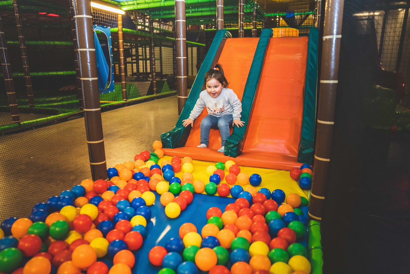 Van een zwemparadijs tot een binnenspeeltuin: met deze 8 ...