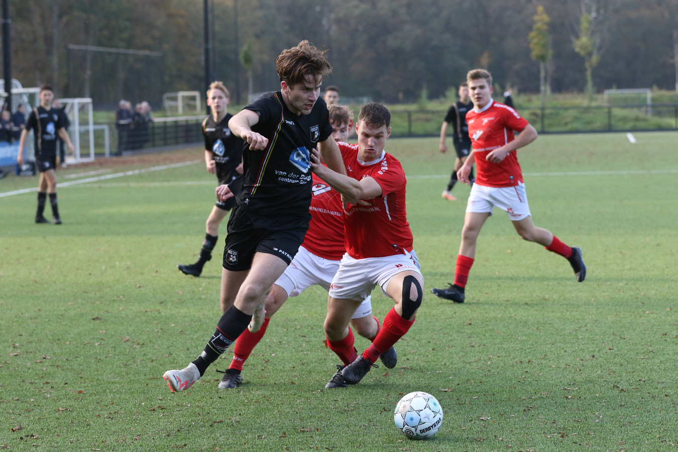 Van den Broek derbyheld van DSV tegen Excellent, Jimmy Hendriks zingt ...