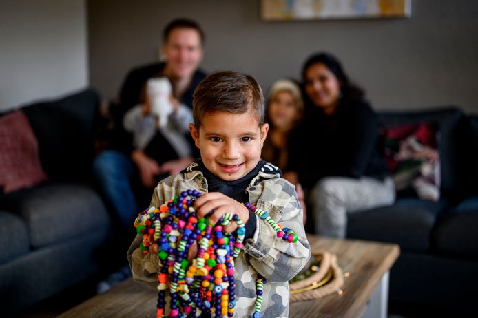 Leven zoontje van Bastiaan en Karolien uit Enschede hing aan zijden ...