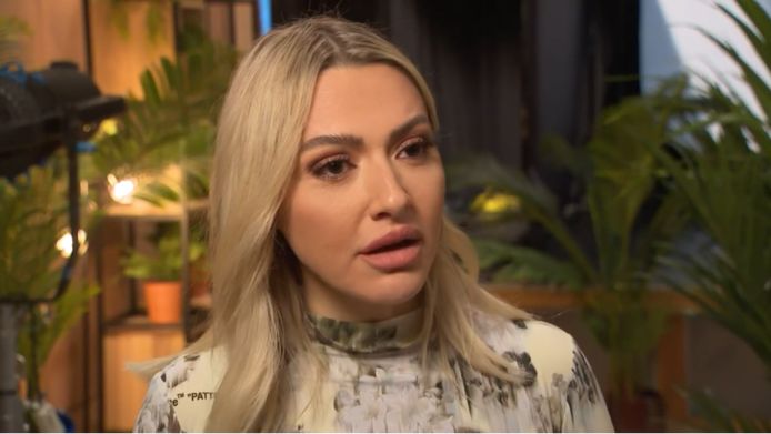 Zangeres Hadise doet emotionele oproep: “Vergeet de vele slachtoffers ...