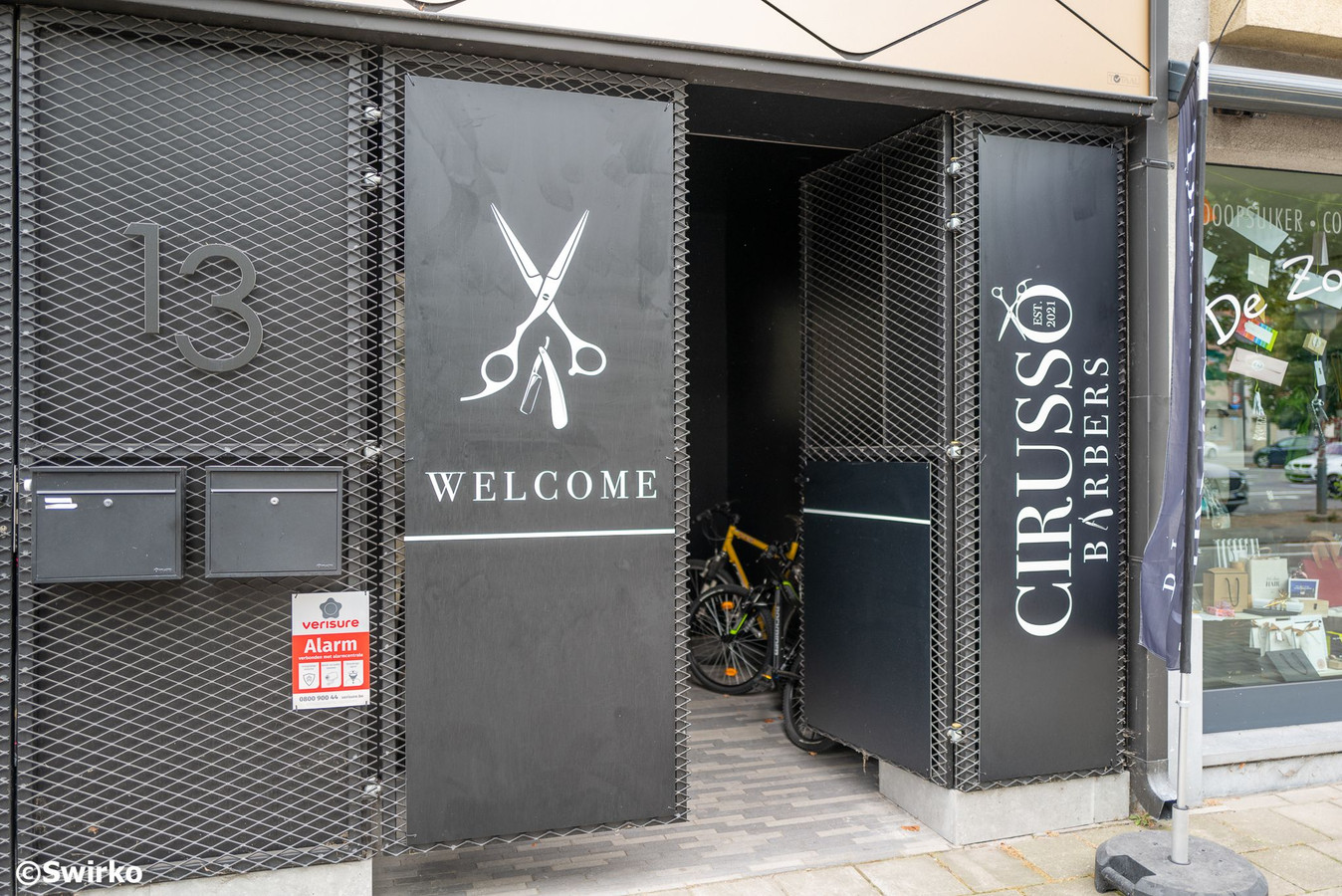 ‘Cirusso Barbers’ opent aan de Houtmarkt: “Pommeline en influencers van ...