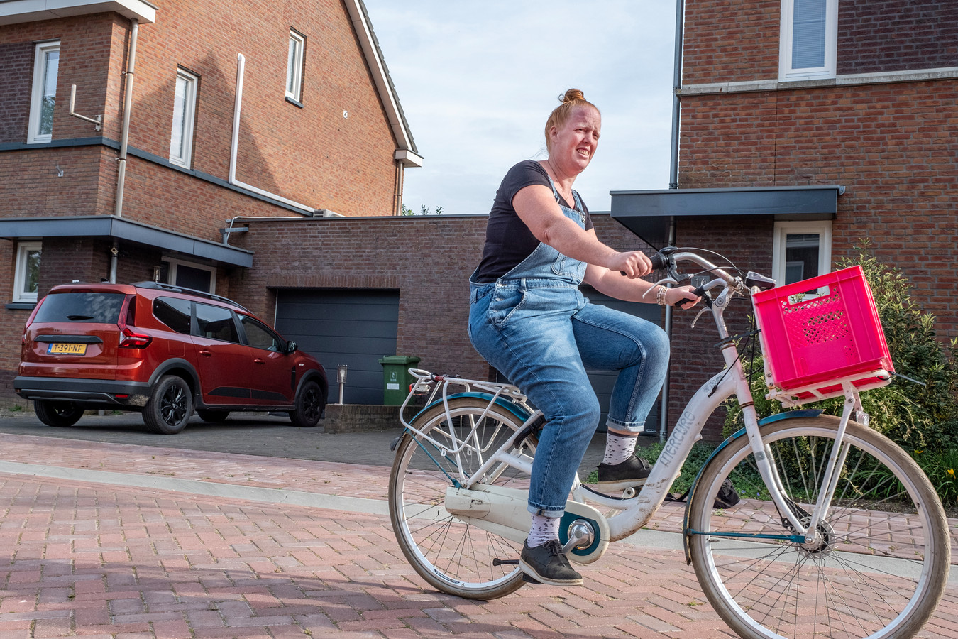 Aafke knalde met speedpedelec in volle vaart tegen stilstaande trailer ...