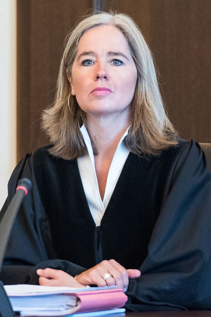 Oud-kampbewaker SS (93) vecht veroordeling aan terwijl hij cel niet ...
