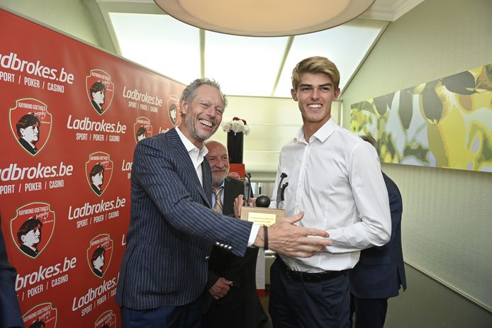 OHL-coach Marc Brys draagt Trofee Raymond Goethals op aan overleden ...