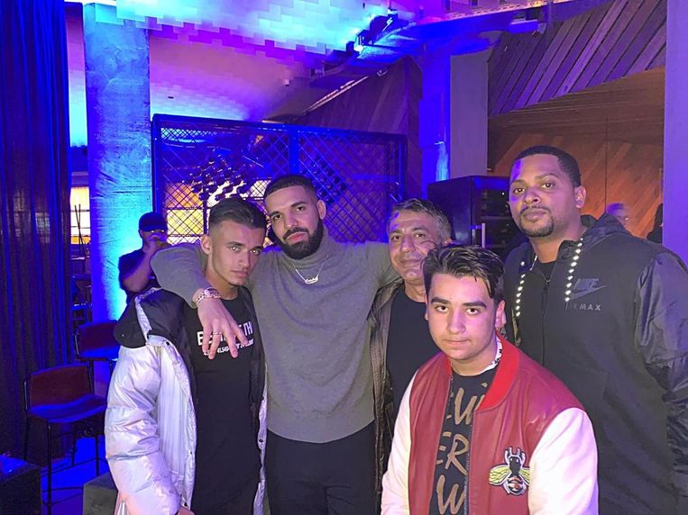Rapper Drake stelt zijn fans teleur tijdens de afterparty in een ...