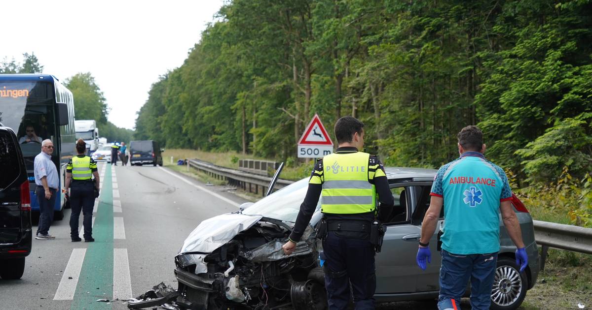 N34 in beide richtingen afgesloten na ongeluk tussen drie auto's | 112 ...