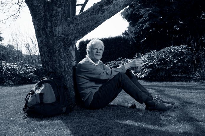 Twentse wandelkoning Hans van Paridon (1946-2023) maakte van wandelen ...