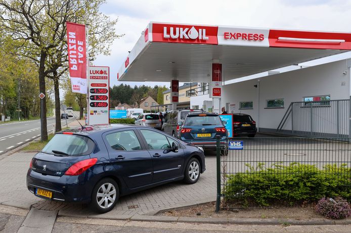 Nieuwsoverzicht | Massaal de grens over om te tanken - Pleegde Wim S ...