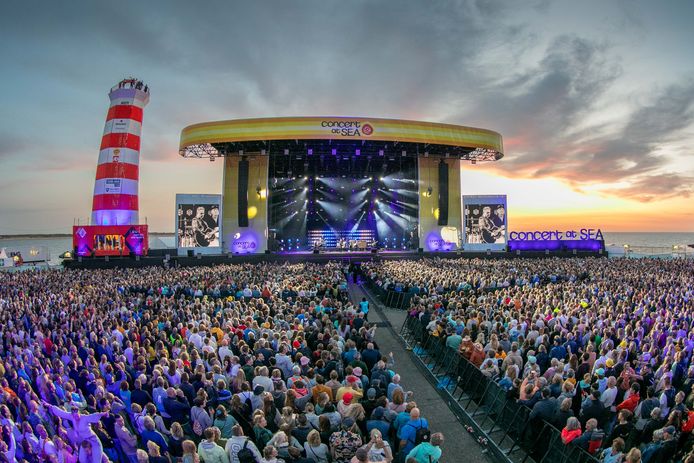Hoe Zeeuwen gegarandeerd een feestje maken van CAS | Concert at Sea ...