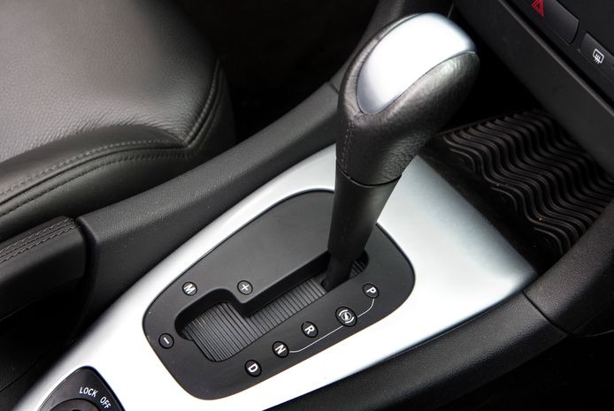 ‘Waarom moet je in de auto naar voren schakelen om achteruit te gaan ...