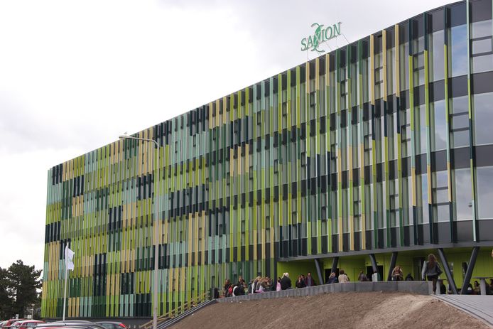 Hogeschool Saxion schrapt hoorcolleges in Deventer en Enschede ...