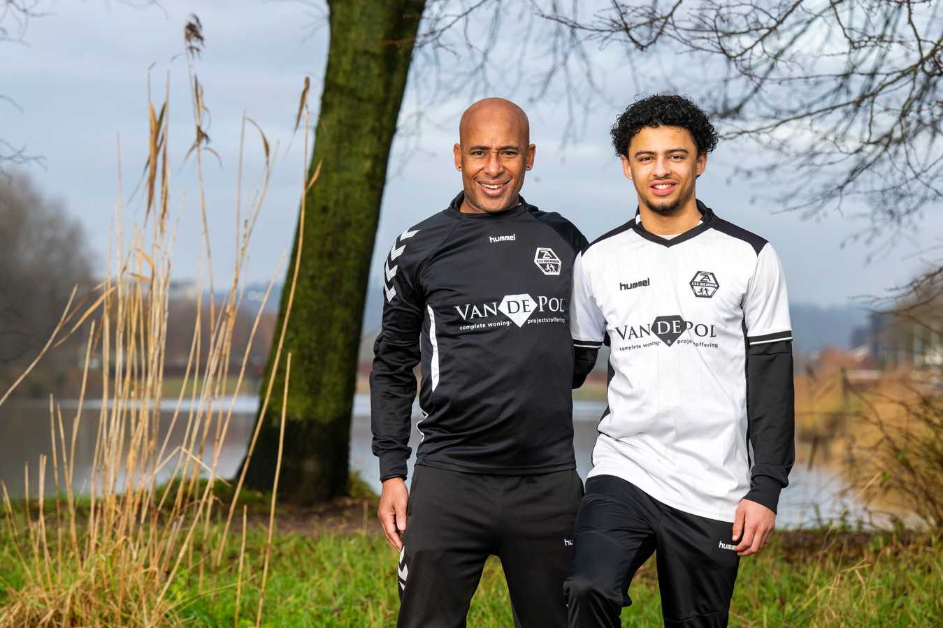 Vader en zoon Zweers, trainer en voetballer bij Zuid Arnhem: ‘Ik was ...