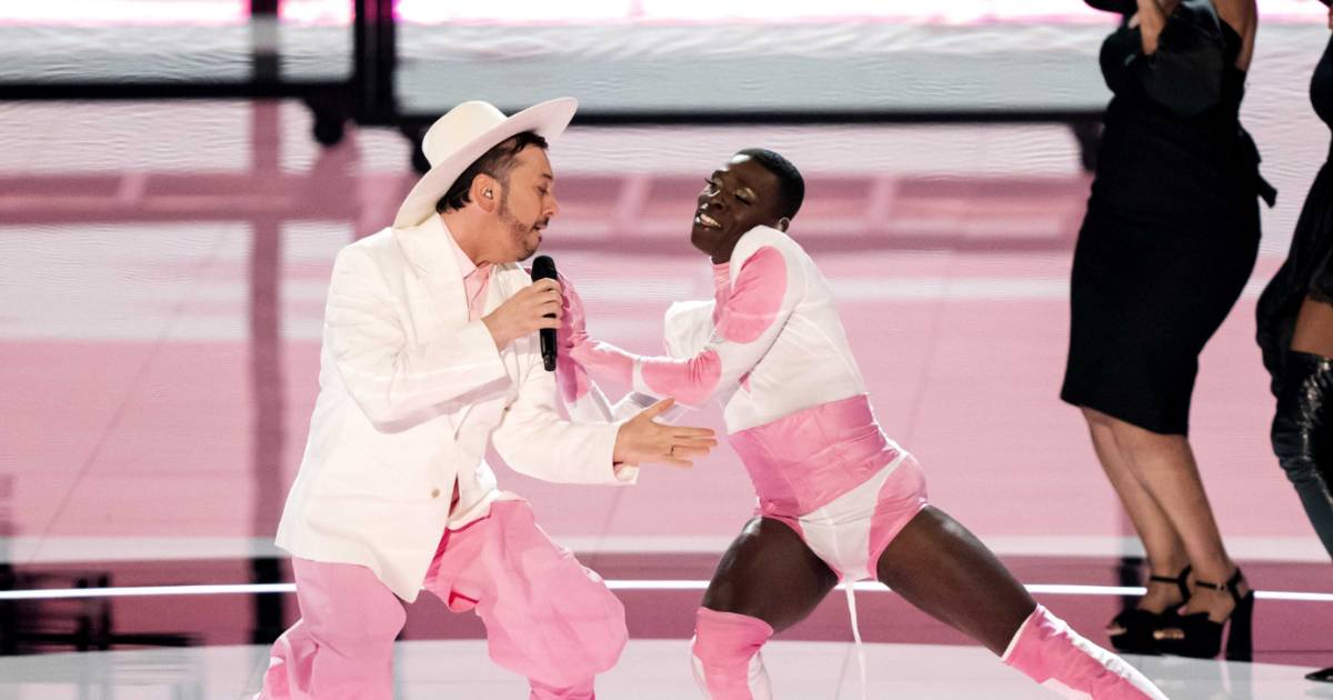 Verovert deze sexy dansstijl onze discotheken dankzij Gustaphs danseres ... Verovert deze sexy dansstijl onze discotheken dankzij Gustaphs danseres ...