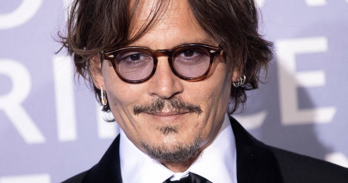 Johnny Depp heeft heel ander gezicht en Billie Eilish draagt een ...