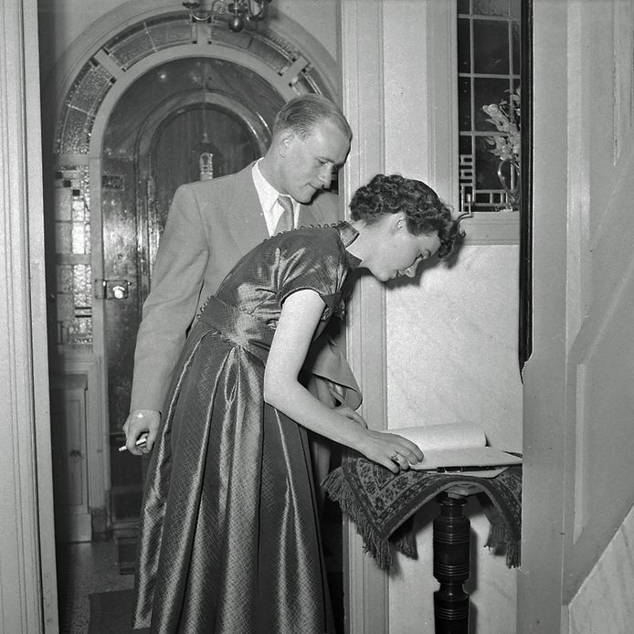Het zilveren echtpaar Van Luyt vierde een feestje in 1953 | Eindhoven ...