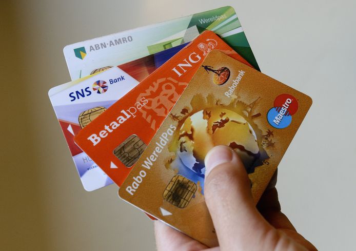 Slimme bankpas alleen in folie veilig voor criminelen | Binnenland | AD.nl