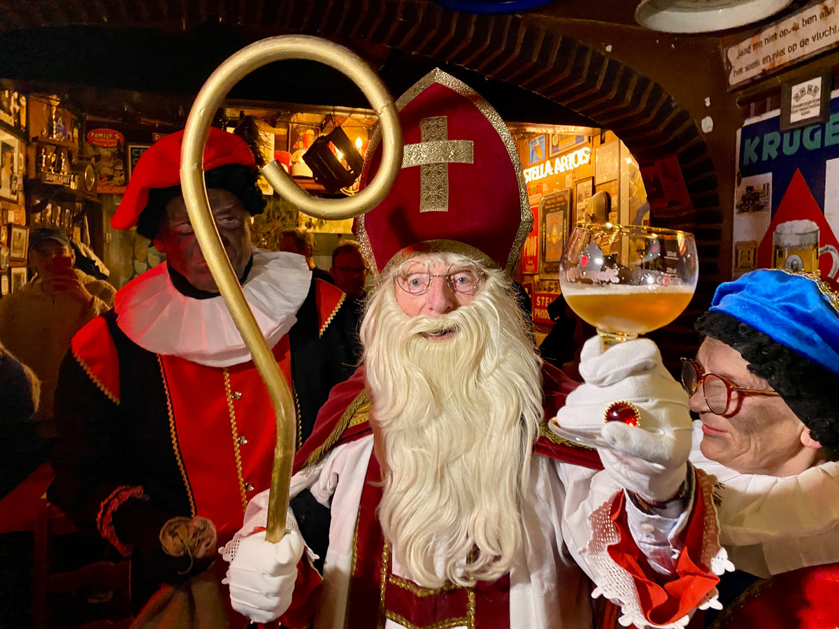 Deze Sint is 100 jaar oud: “En ik ga dit nog làng blijven doen” | Foto ...