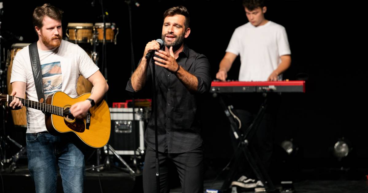 Zanger Metejoor ambassadeur voor Nurse of the Year: “Ik zou zelf graag ...