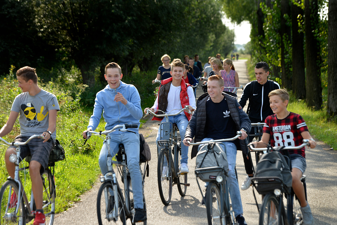 Fietsende Scholieren Winnen Het Coolste Schoolfeest Ooit