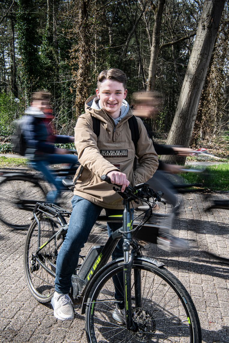 Zo’n e-bike is voor tieners vooral makkelijk. ‘Ik heb mijn fiets altijd ...