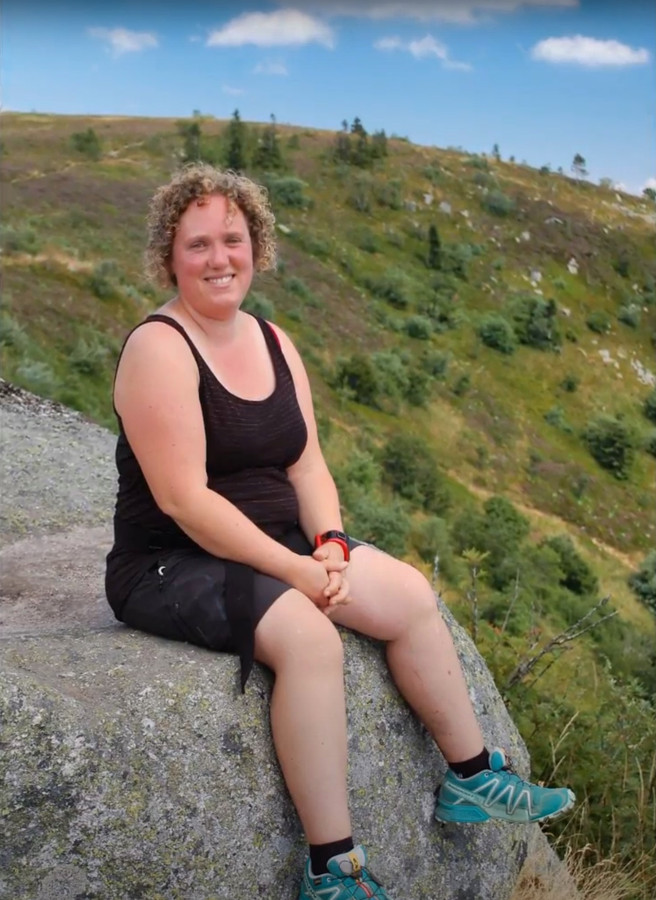 Vroeger avonturierster, vandaag gebonden aan een rolstoel: Joke (42 ...