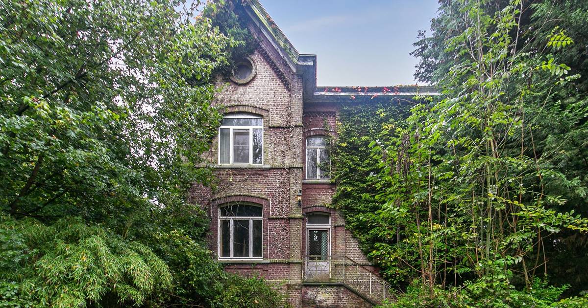 Huis naast gesloopt spookhuis staat te koop en het is minstens net zo ...