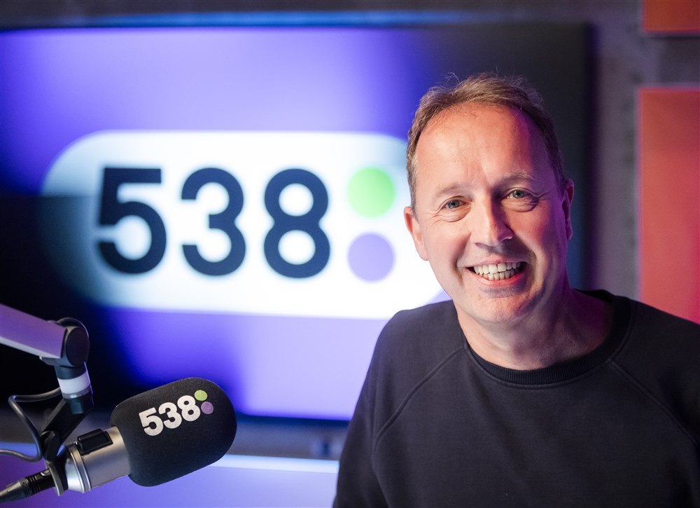 Edwin Evers ontdekt na weken vreemde in huis: ‘Modder op de trap ...