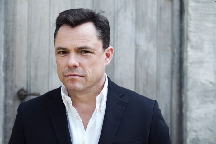 “We mogen aannemen dat het zeer ernstig is”: koningskenner Jo De ...