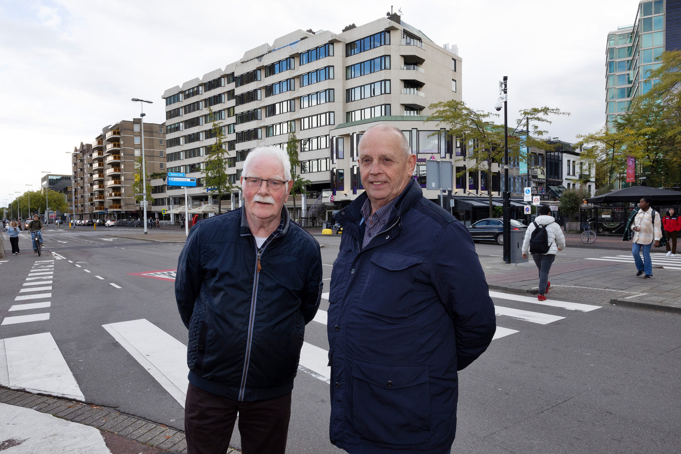 51 jaar na dato krijgt Eindhoven eindelijk gedenkteken voor hotelbrand ...