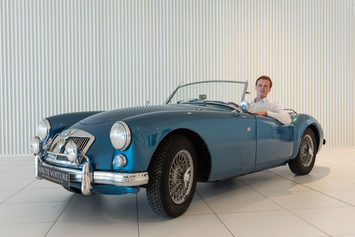 Toen Roef werd geboren, wilde zijn vader ‘ook een cadeau’ en dat werd ...