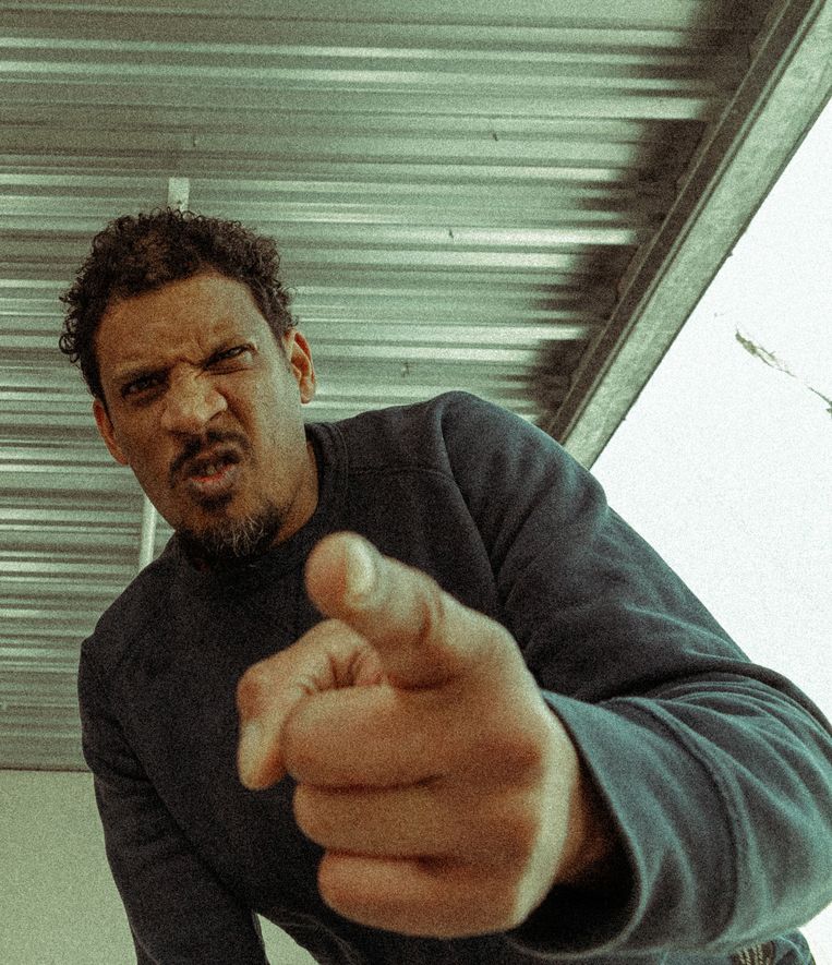 Opgewekte soloplaat van rapper Rico: ‘Ik zit er nu weer écht vuistdiep in’